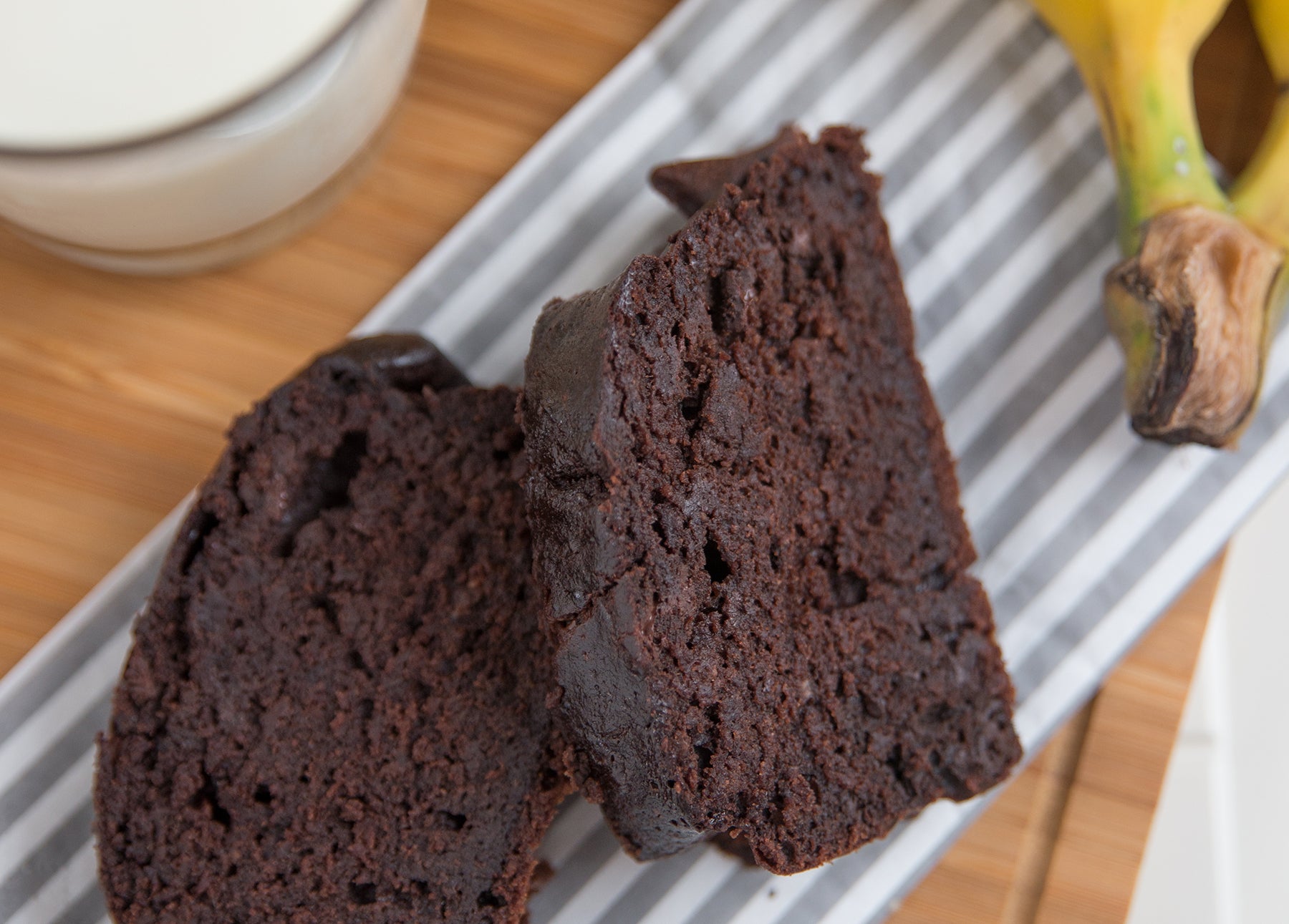 Chocolate-Sacha Inchi Banana Cake